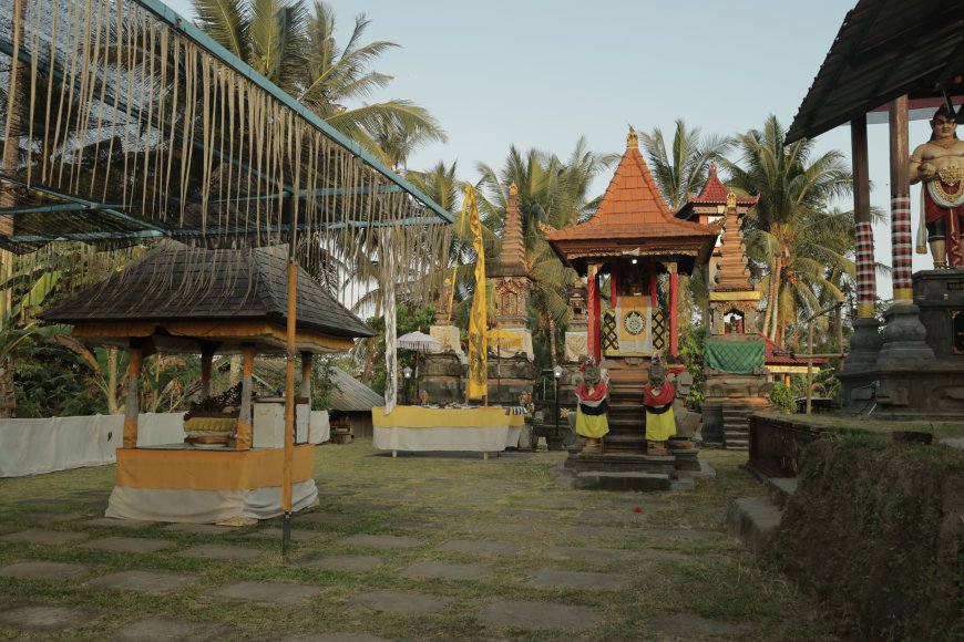 Prasada Lingga Ida Cri Kresna Kepakisan Temple: A Historical Legacy and ...