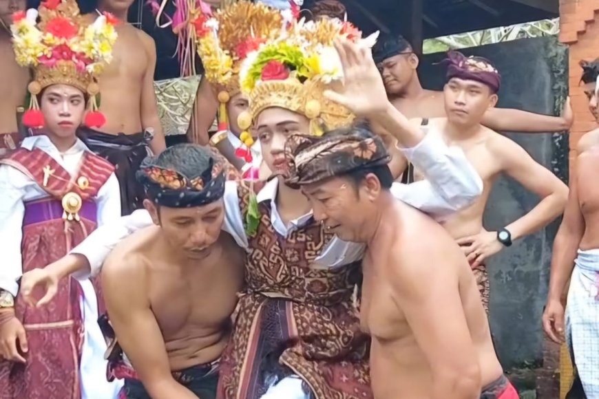 Medaha Meteruna di Desa Tenganan Dauh Tukad: Upacara Kuno yang Tetap Lestari di Karangasem ...
