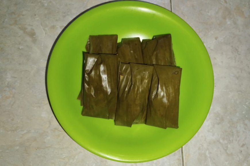 The Delight of Sumping Bali: A Traditional Treat Wrapped in Banana ...